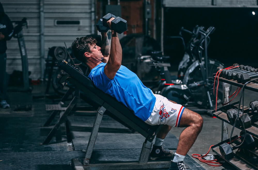 Pec & Trap Explosion Superset for a Busy Gym w/ CoryG | MAX EFFORT MUS ...